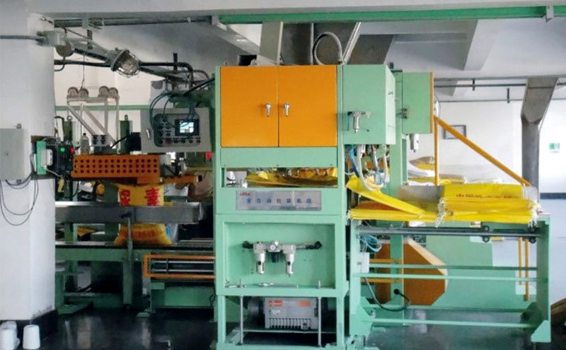 Auto bagging machine for PP_WUXI LIMA CHEMICAL MACHINERY CO.,LTD.